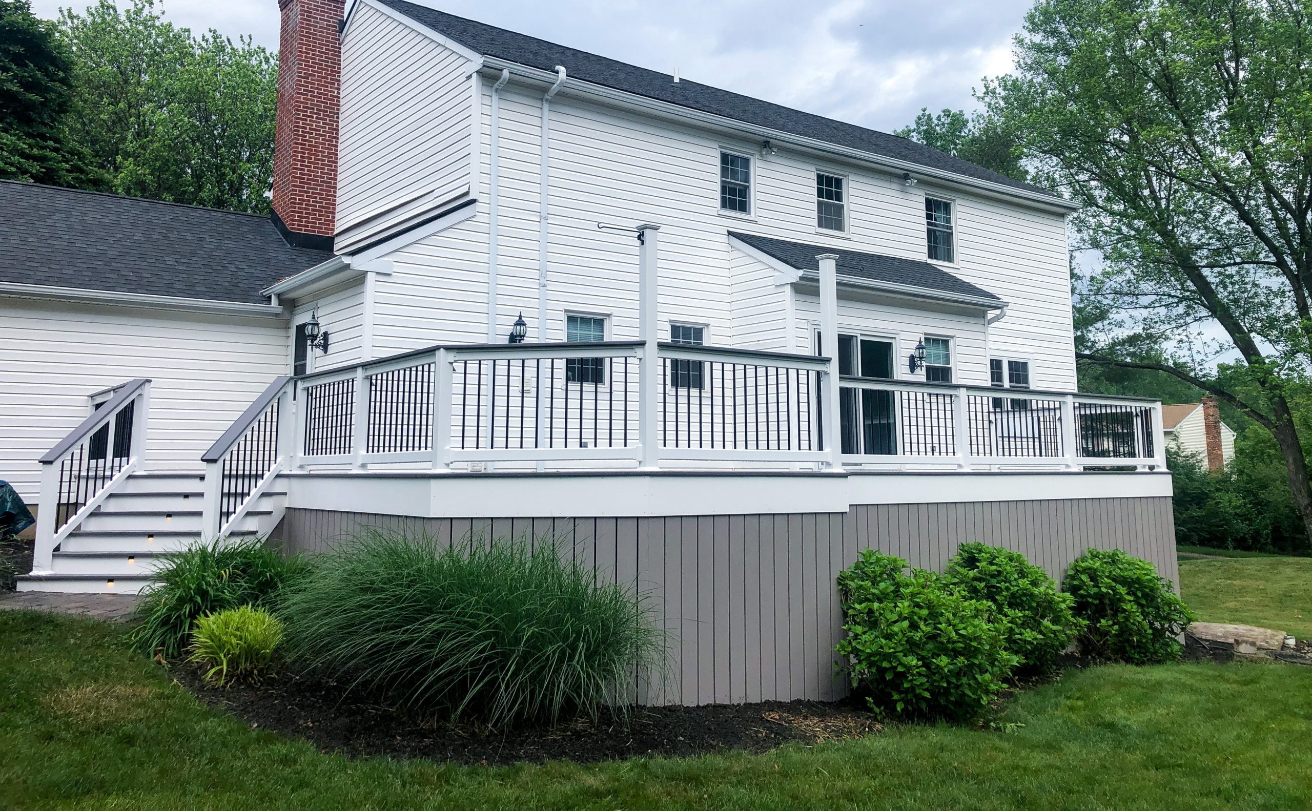 Custom TimberTech PVC Deck - Decks R Us