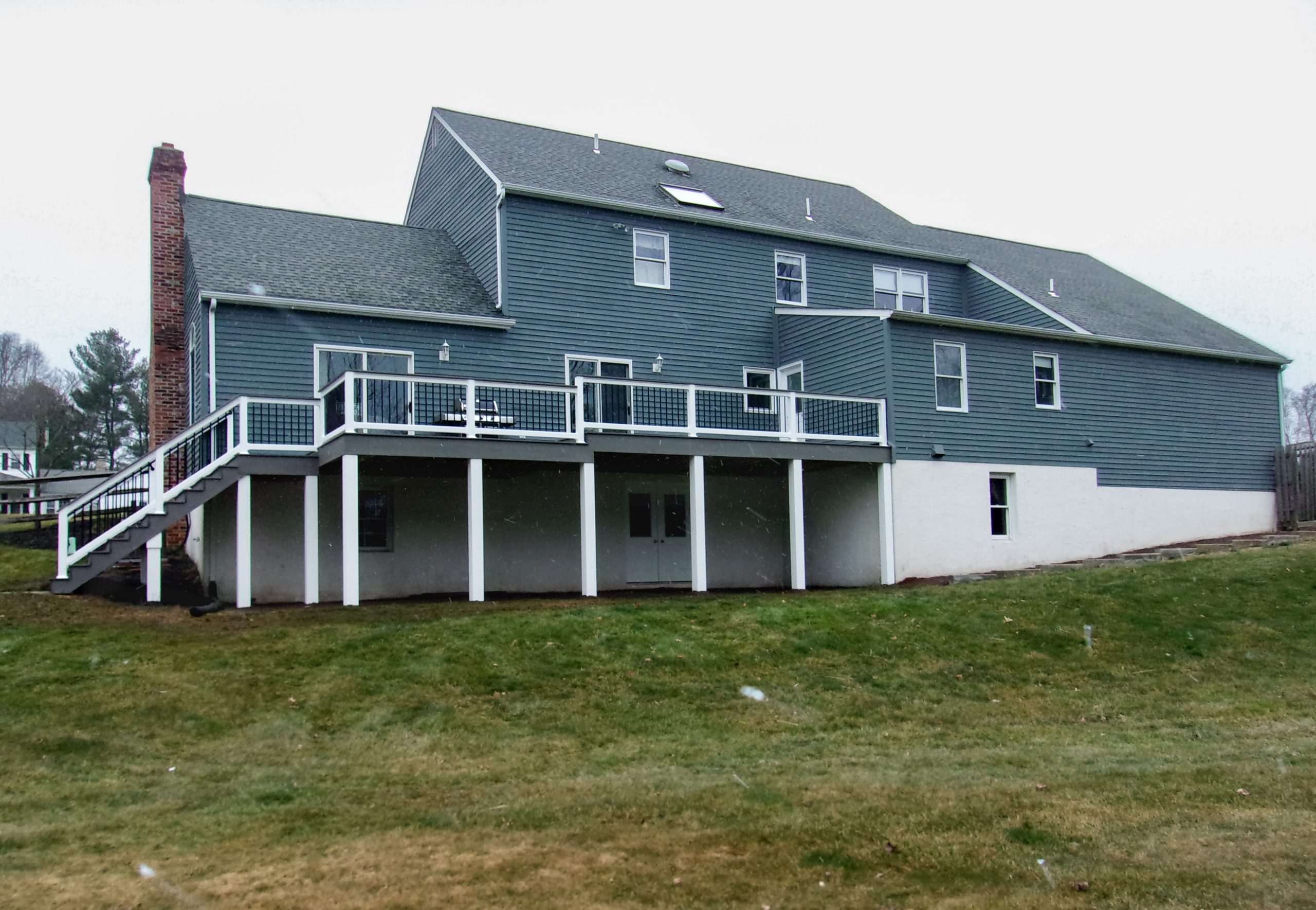 PVC Deck with Wide Steps - Decks R Us
