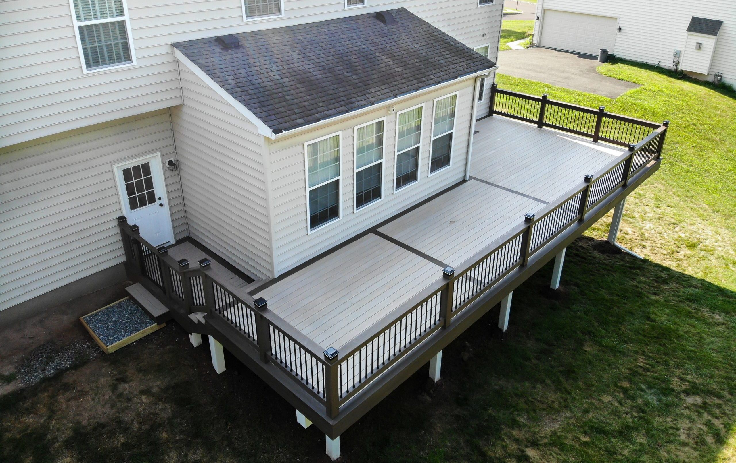 Deck with Custom Railings - Decks R Us