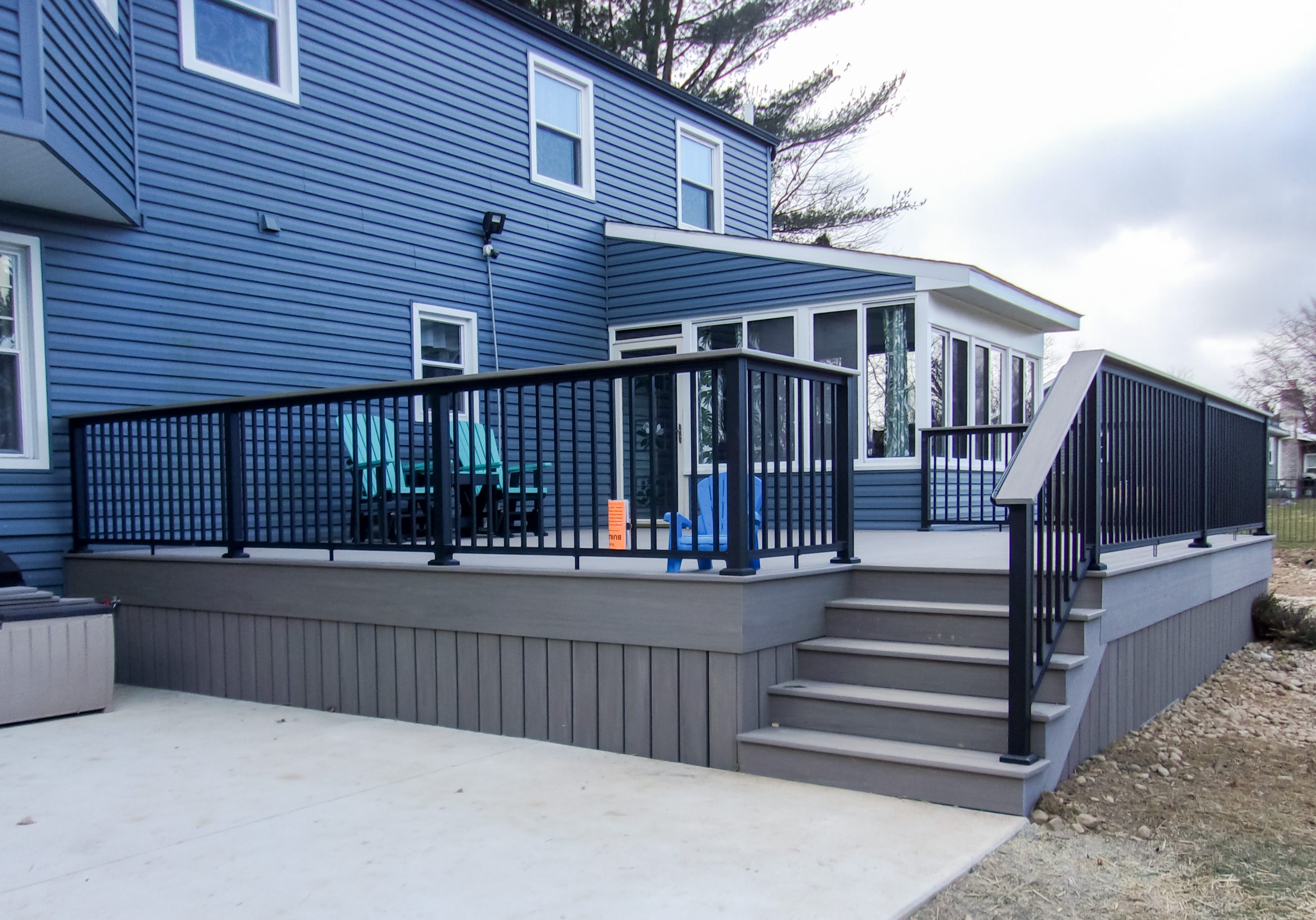 Deck with Inset Stairs - Decks R Us