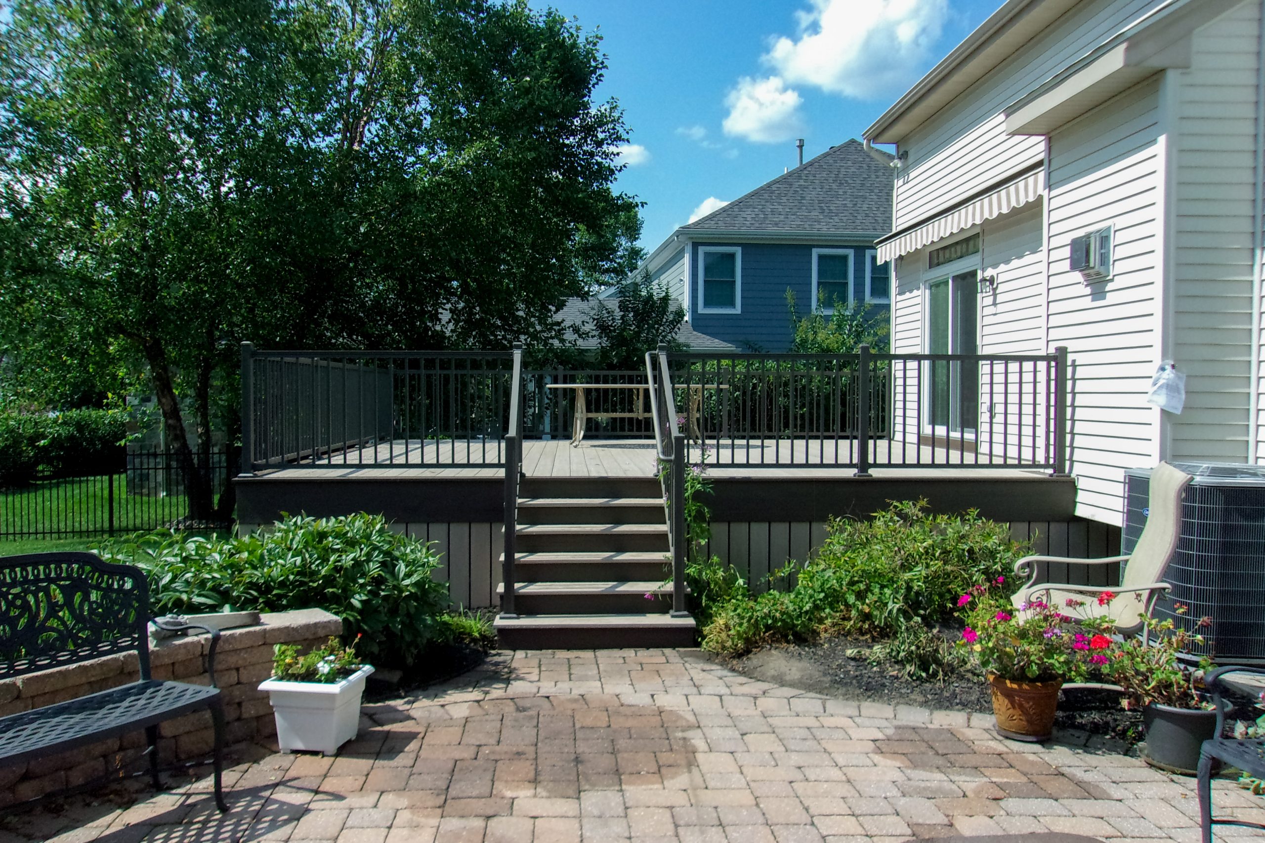 Deck with Bronze Aluminum Railings - Decks R Us