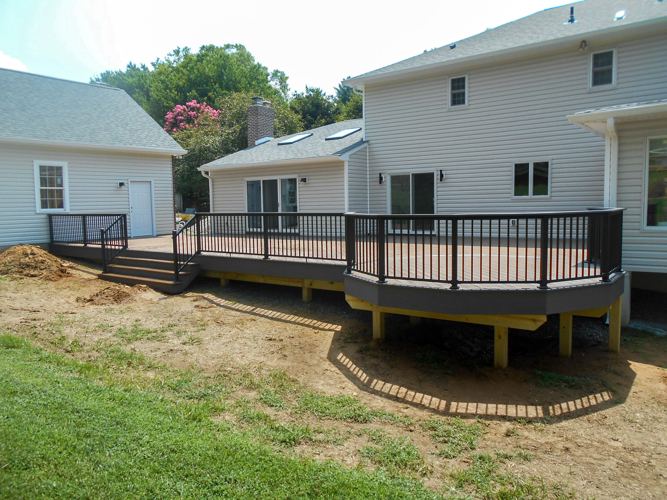Deck with Octagon Front - Decks R Us